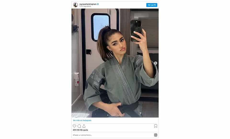 Rayna Vallandingham celebra su debut en la serie Cobra Kai